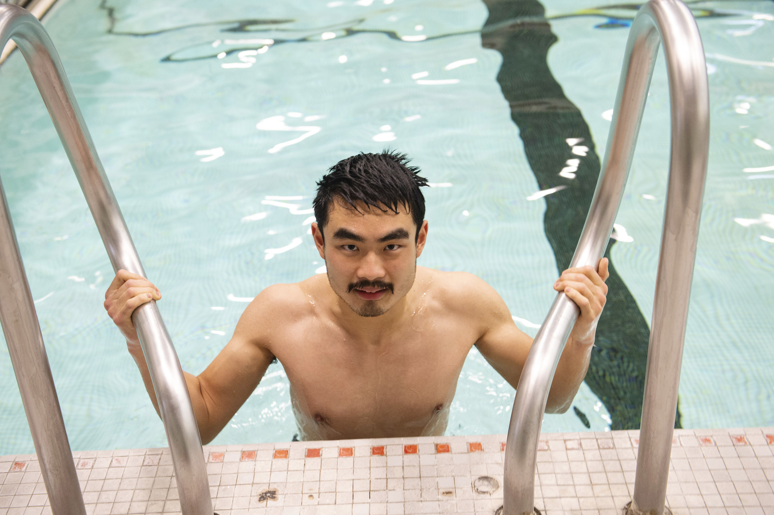 Harvard student Michael Cheng virtually learns to swim — Harvard Gazette